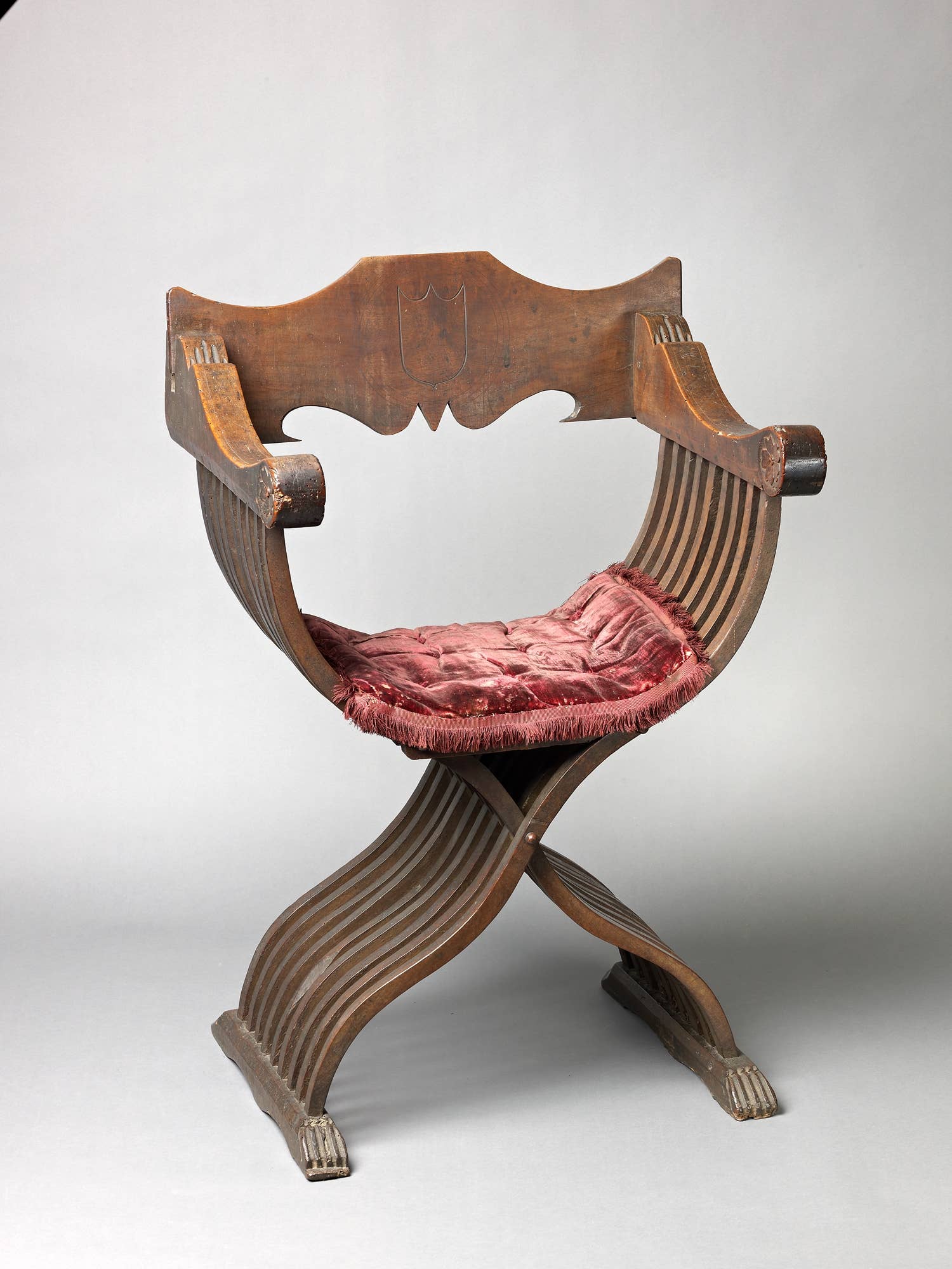 A Guide to Antique Chair Identification With Photos - Dengarden