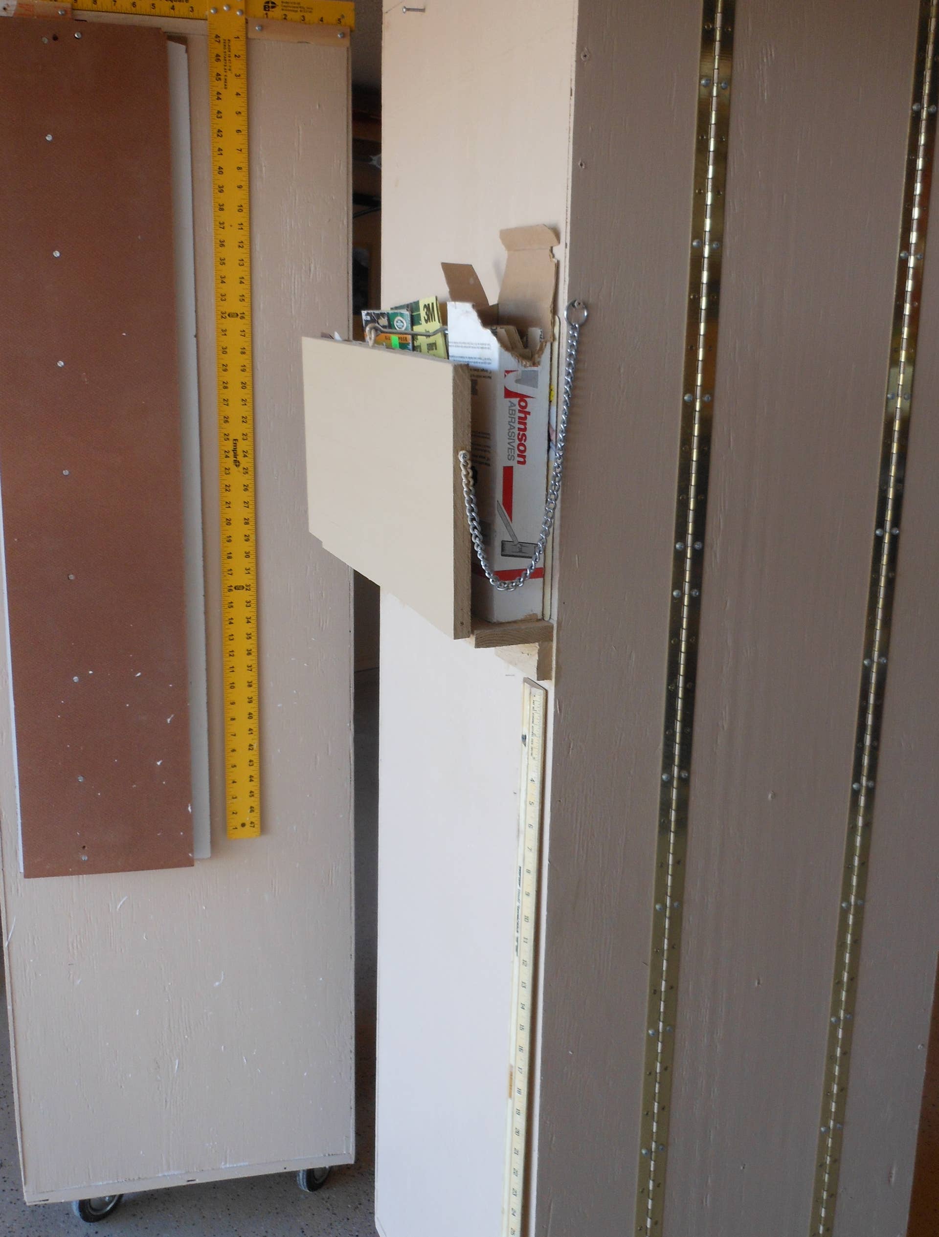 How to Build DIY Rolling Garage Storage Cabinets With Shelves - Dengarden