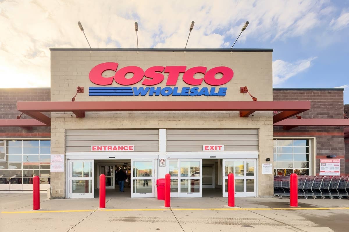 This Popular Outdoor Sofa Is $500 Off at Costco This Month - Dengarden