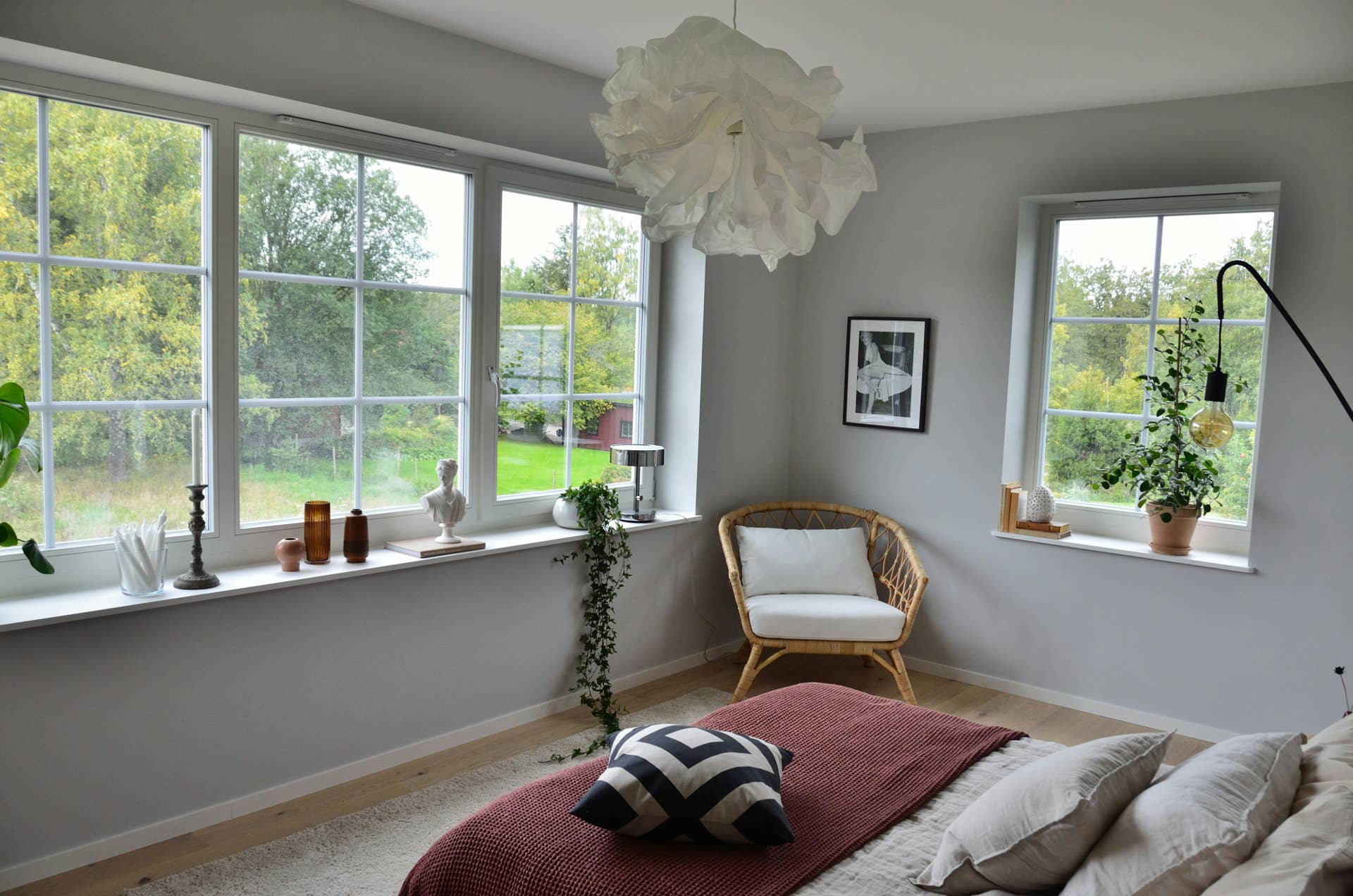 Stunning Room Makeover Using Stencil Print on the Walls Is Downright ...