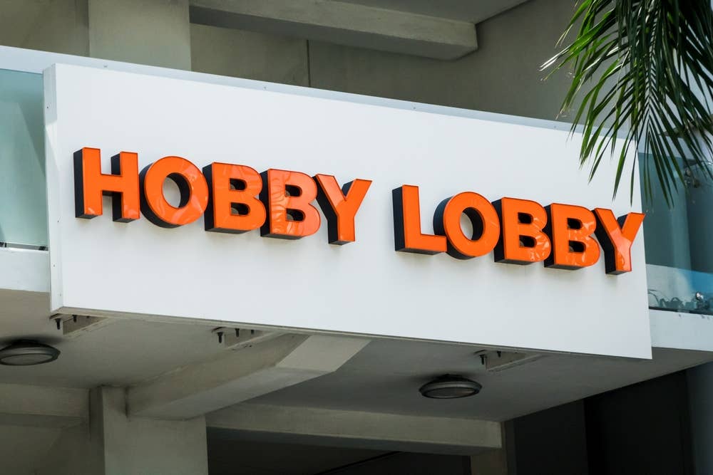 Hobby Lobby Is Selling the Perfect High-Style Plates for Spring - Dengarden