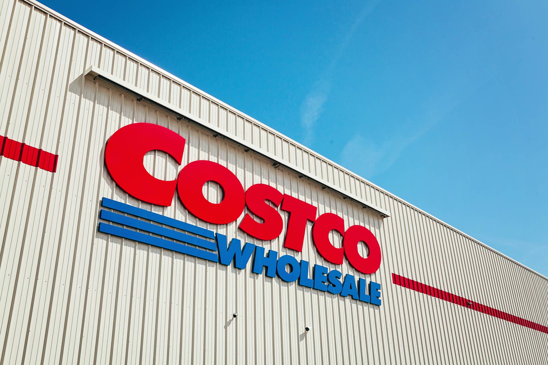 Costco Dropped a Sit-Stand Desk Designed for Flexible Workdays - Dengarden