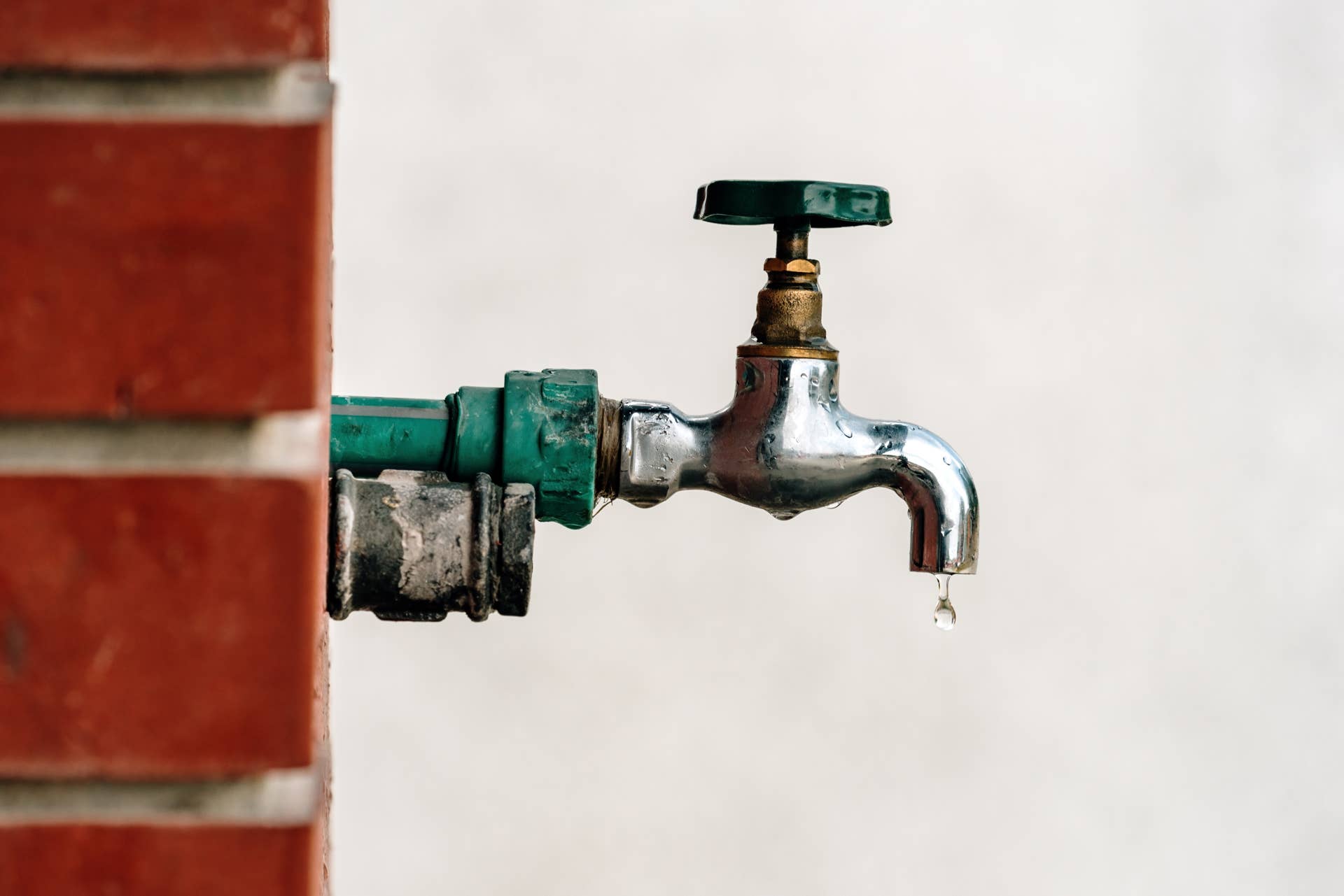 When to Turn Outdoor Spigots Back on in Spring - Dengarden