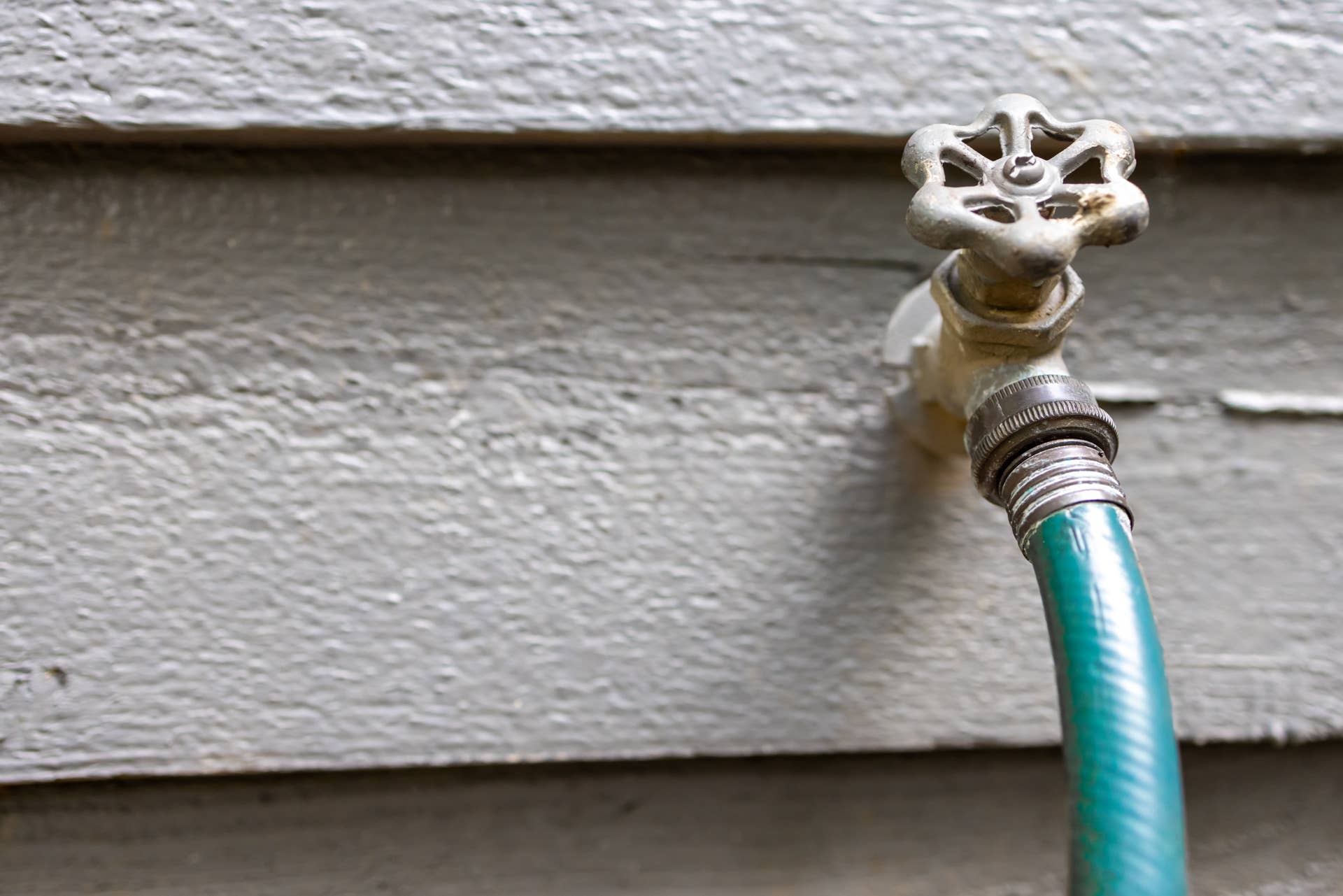 When to Turn Outdoor Spigots Back on in Spring - Dengarden