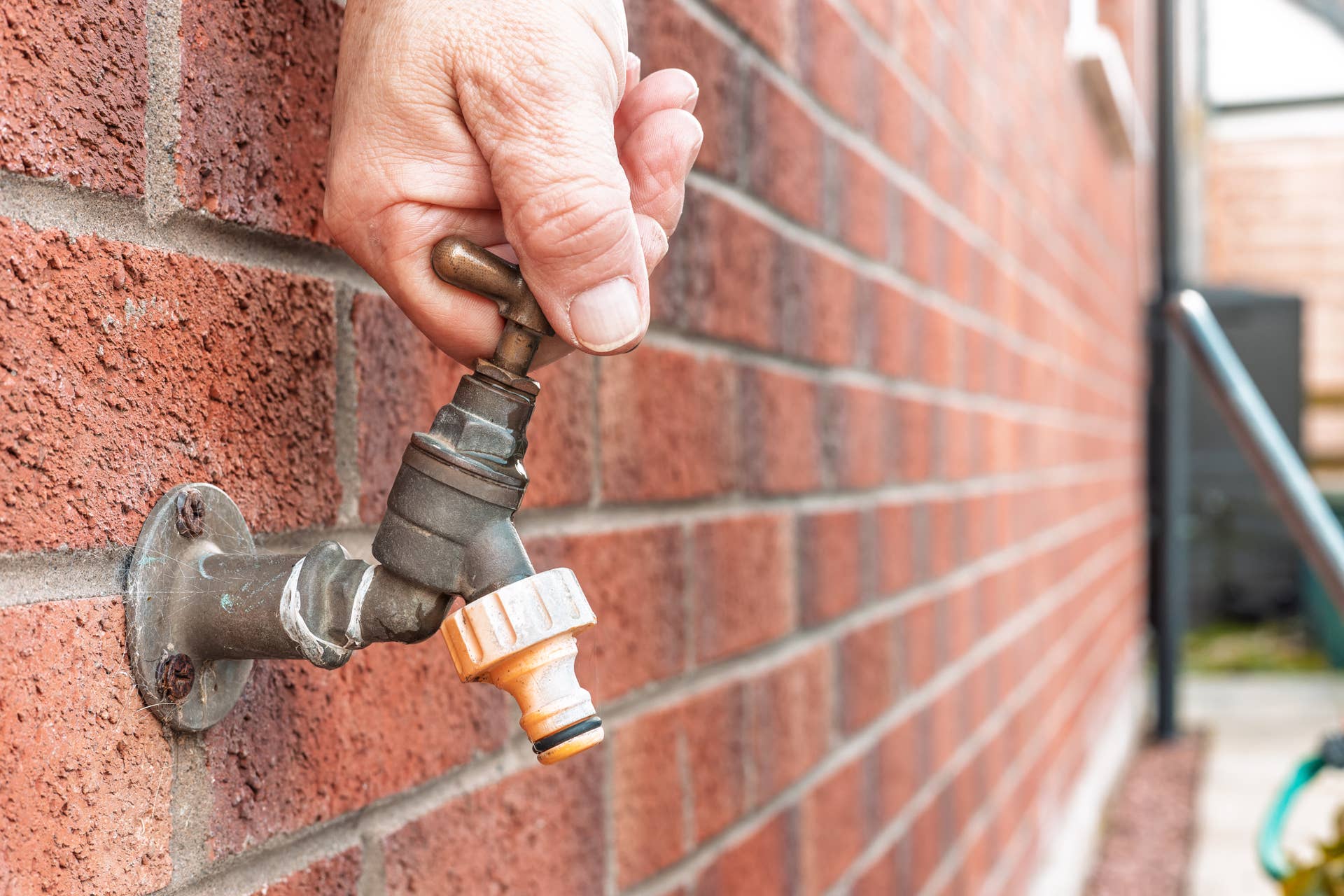 When to Turn Outdoor Spigots Back on in Spring - Dengarden
