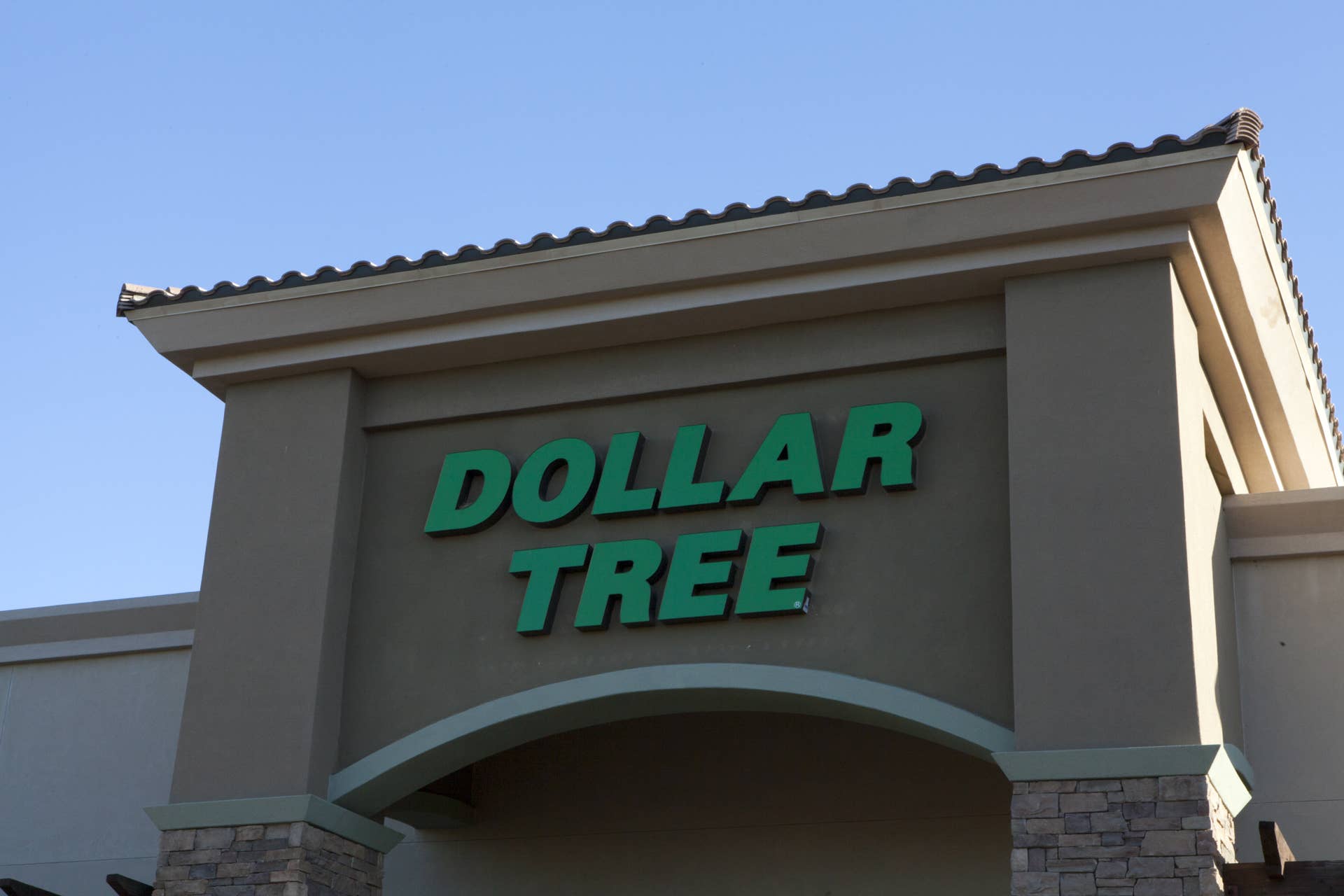 5 Clever and Affordable Dollar Tree Hacks to Prep for Summer - Dengarden
