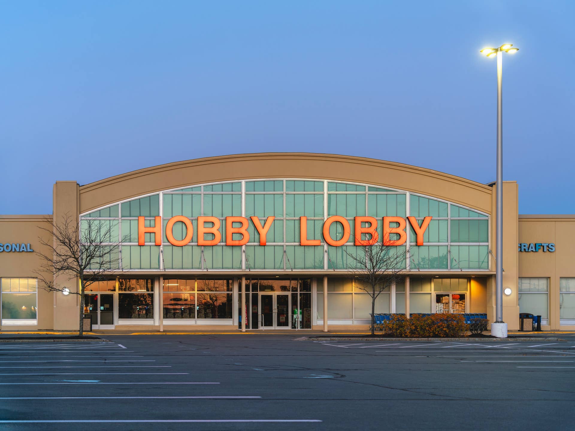 Hobby Lobby Just Dropped New Coquette-Themed Decor Items - Dengarden