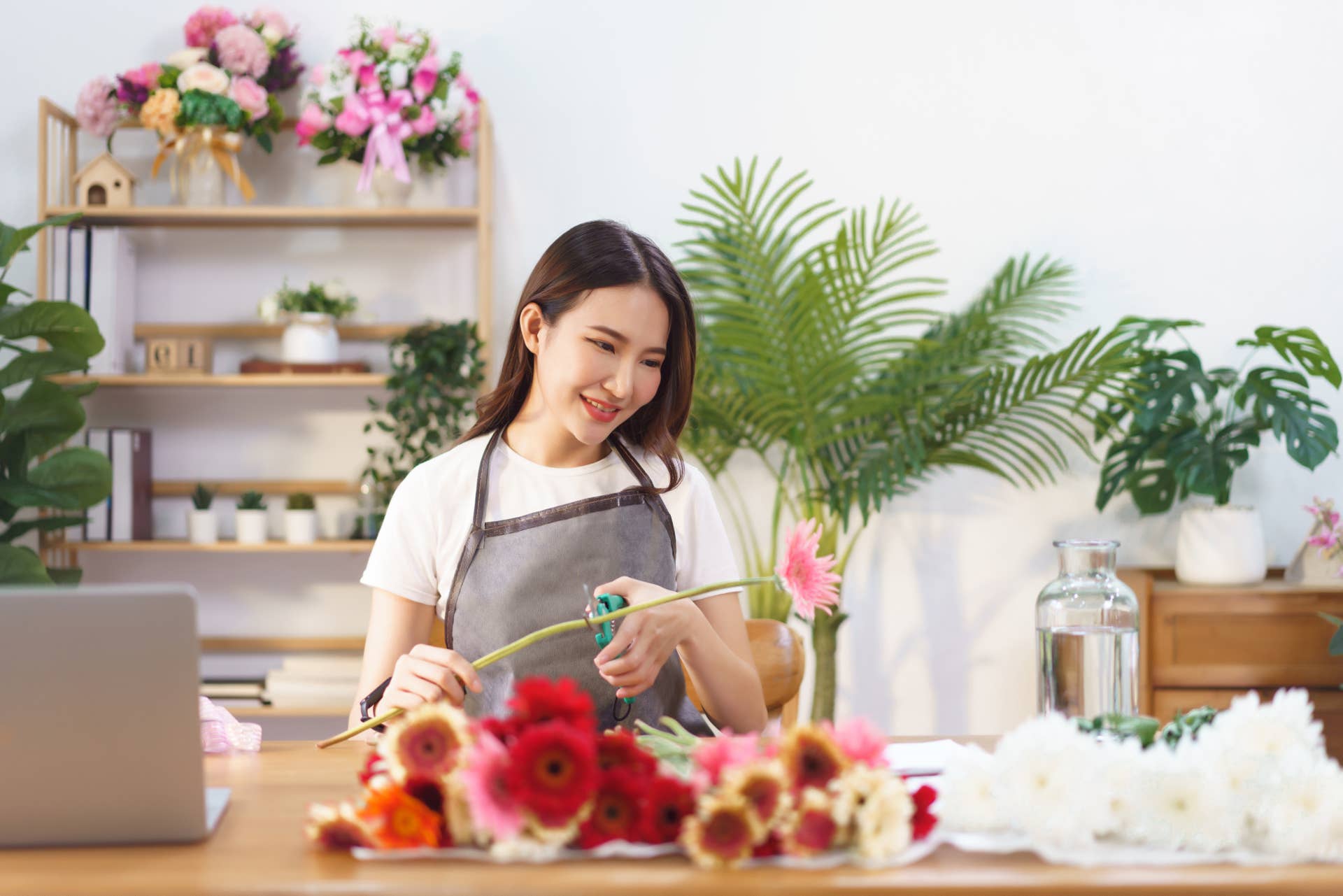 The Secret to Upright, Show-Stopping Peonies (No More Flop!) - Dengarden
