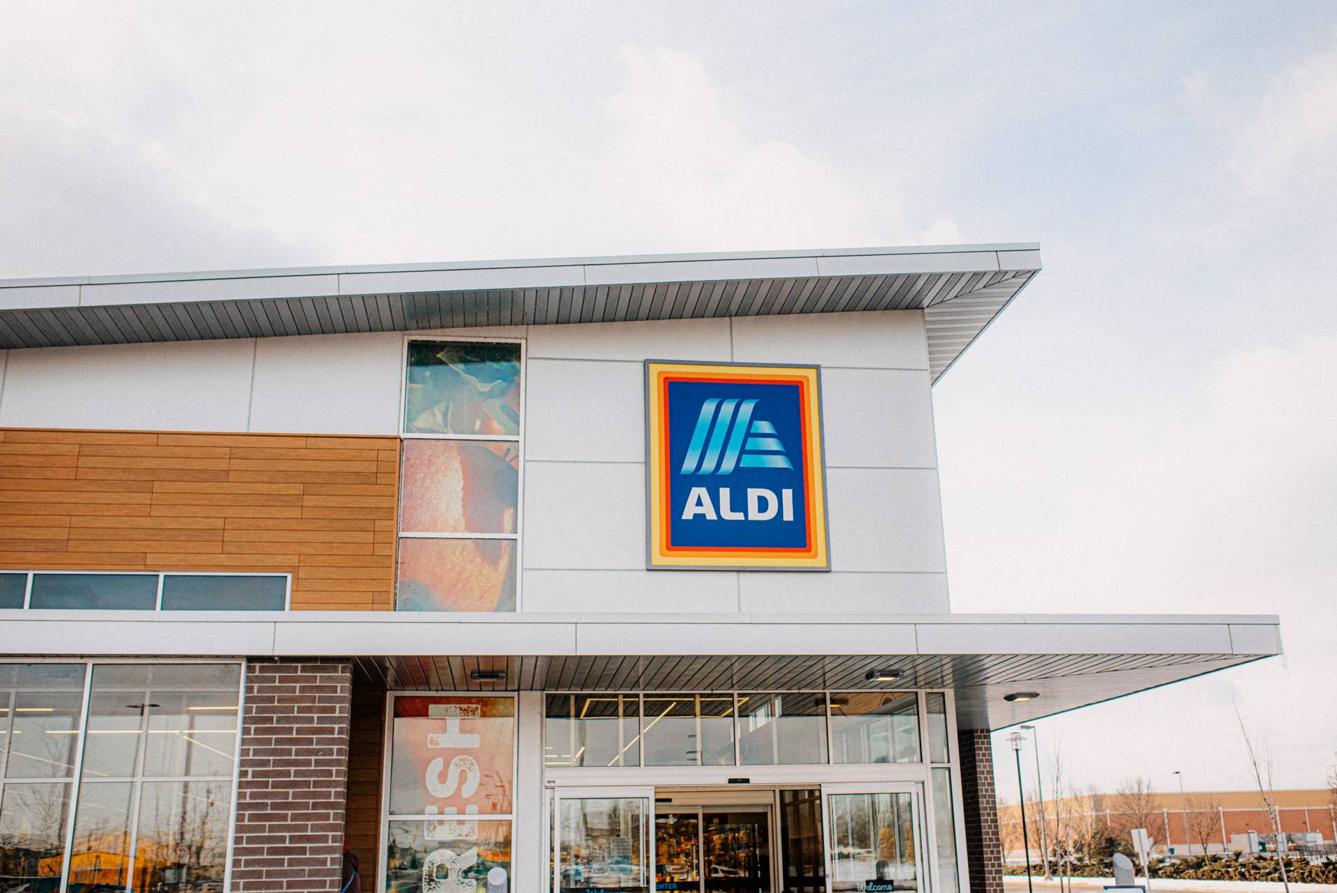 Aldi Is Selling a Foldable Worktable for Small Spaces and DIY - Dengarden