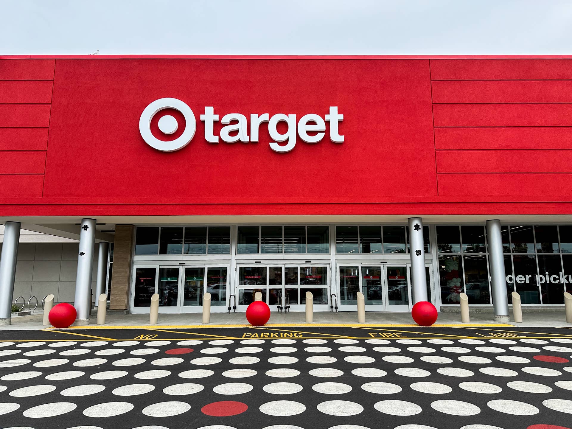 These $7 Garden Stakes at Target Are Too Charming to Pass Up - Dengarden