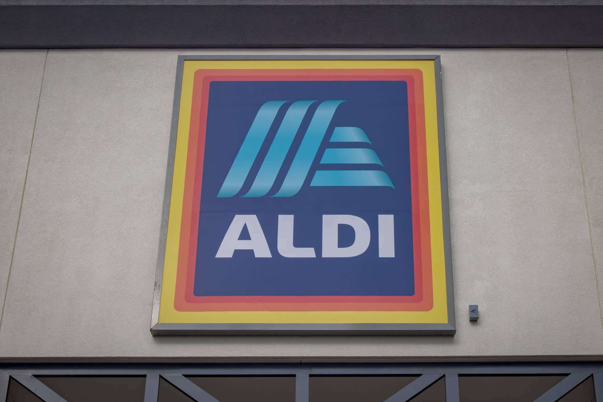 Aldi's $10 Stanley Cup Dupe Is About to Drop in 5 Summery New Designs ...