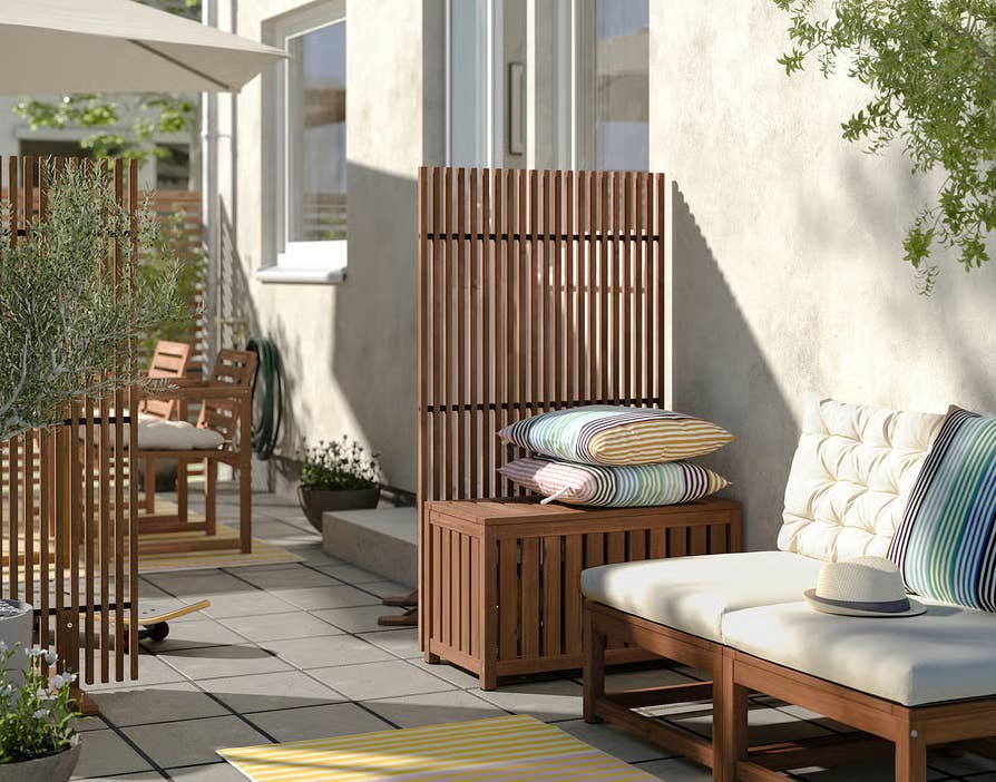 IKEA Privacy Screen Makes Small Patios Feel Cozy and Private - Dengarden