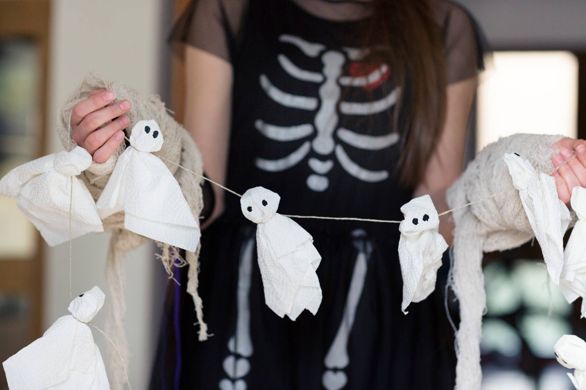 This DIY Ghost Wreath Is the Cutest Way to Welcome Halloween - Dengarden
