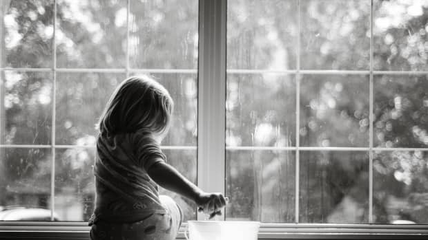 Man Shares the Right Way To Unclog Window Weep Holes - Dengarden News