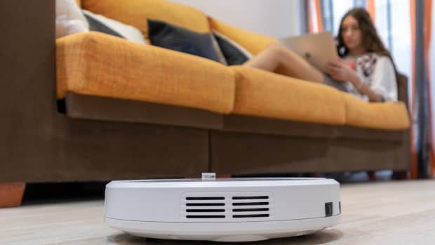 Here's How to Make an Adorable Garage for a Roomba Vacuum - Dengarden