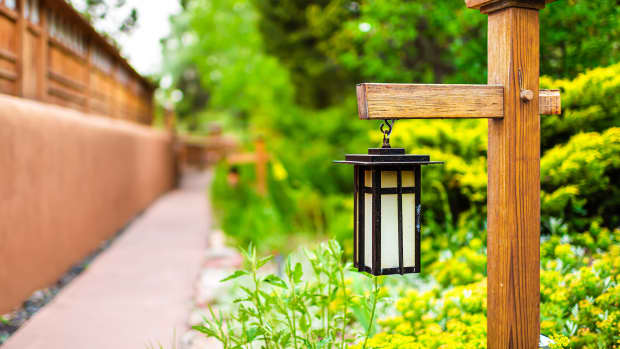 Woman Creates the Coolest Backyard Lighting With Dollar Tree Solar ...