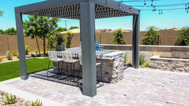 Woman Builds Gorgeous DIY Backyard Pergola on the Cheap - Dengarden