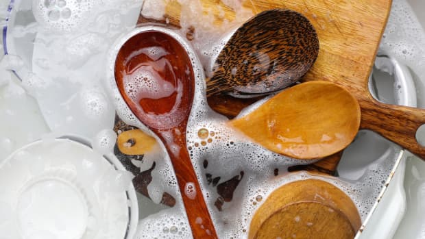 This Is Your Official Sign to Deep Clean Your Wooden Spoons (And How to ... This Is Your Official Sign to Deep Clean Your Wooden Spoons (And How to ...