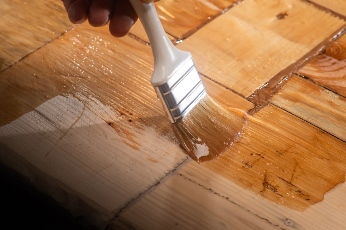 Woman's DIY Staining Technique Transforms an Unfinished IKEA Bench into ...