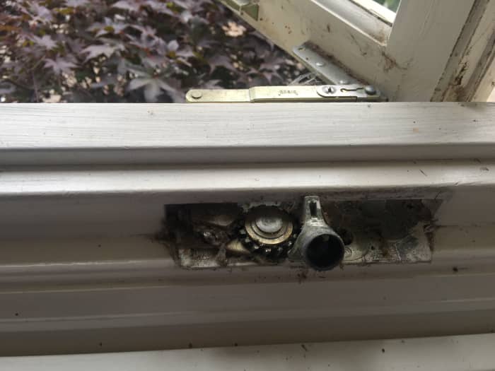 How to Replace a Broken Window Crank - Dengarden