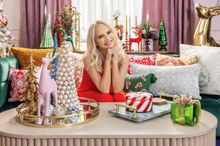 Kristin Chenoweth's Simple Tip For Ensuring Holiday Decor Doesn't Look ...