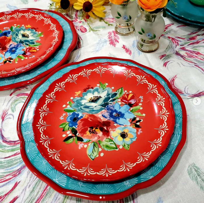 16 Thrifted Glassware Finds That’ll Inspire A ‘Goodwill Near Me’ Search ...