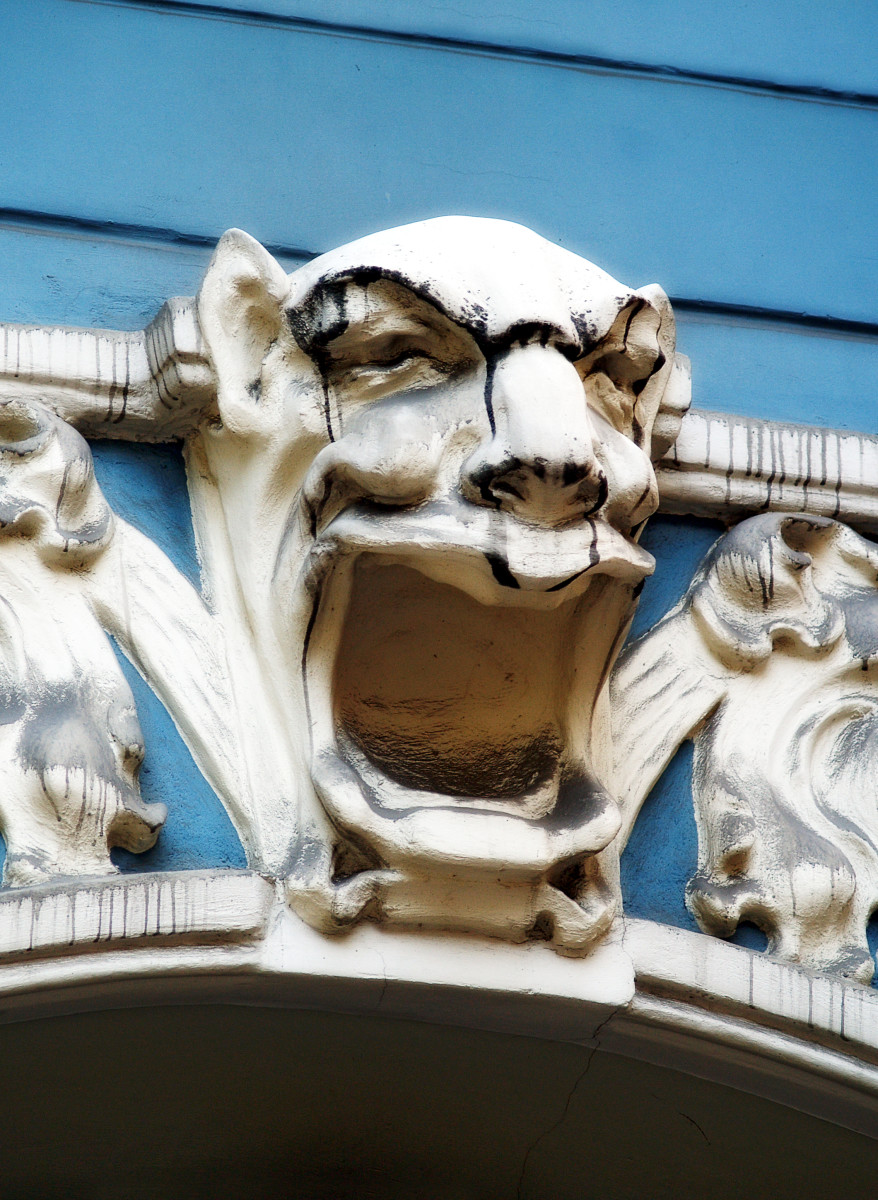 11 Types of Gargoyle Statues for Your Garden - Dengarden