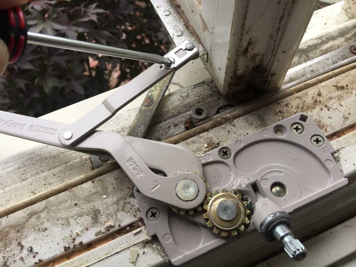 How to Replace a Broken Window Crank - Dengarden