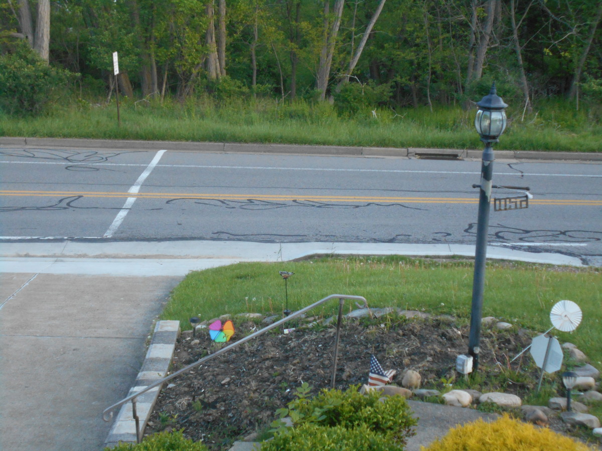 How to Paint Outdoor Metal Railings and Light Poles - Dengarden