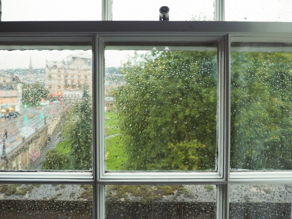 Man Rolls Elmer’s Glue onto Glass to Make Surprisingly Effective ...