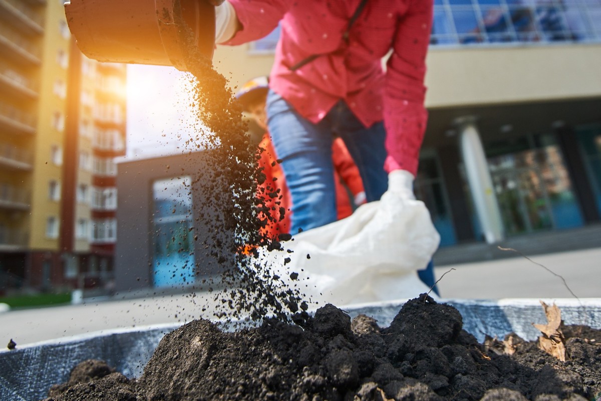Here’s How to Open a Soil Bag Like a Pro - Dengarden