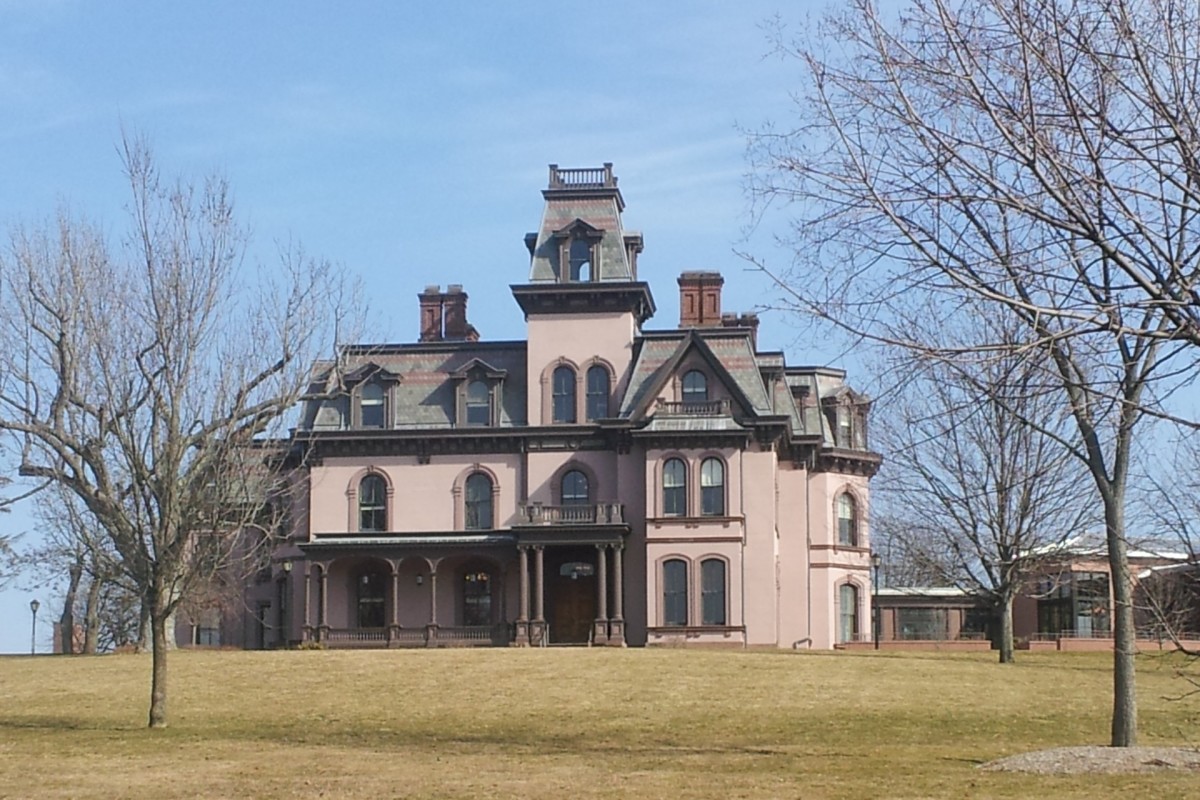 20 Movie Homes That Were Practically a Lead Character - Dengarden