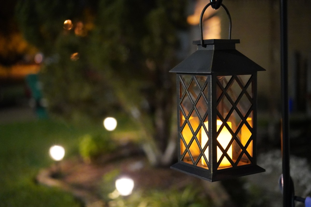 Simple Dollar Tree Hack Turns Mason Jars Into Cutest DIY Lanterns ...