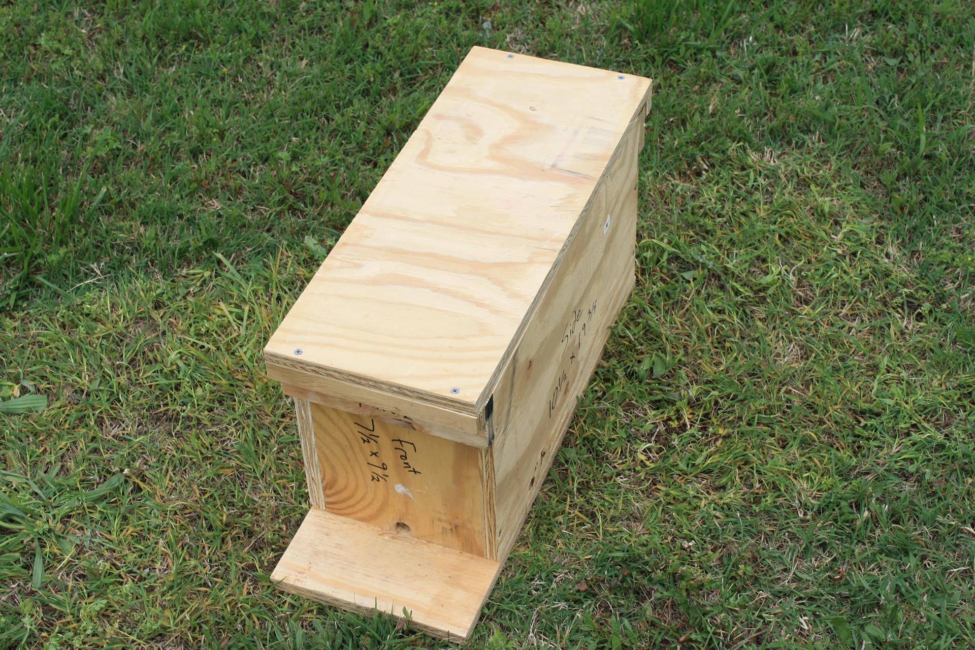 How to Make a Nuc Box for Bees in 6 Easy Steps - Dengarden