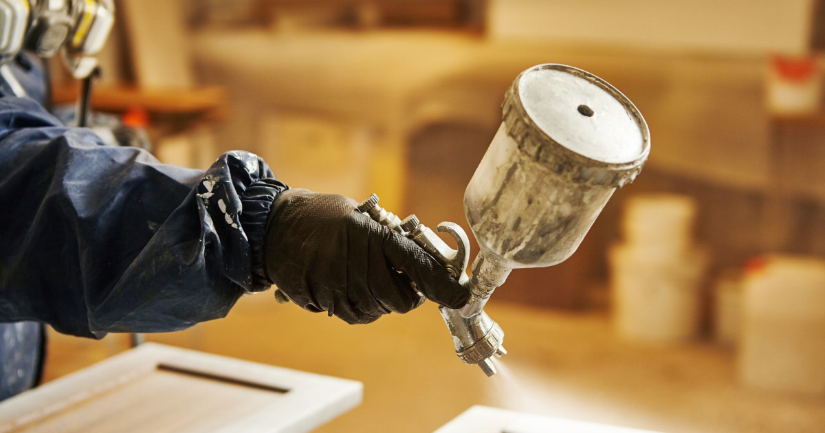 Woman Shares Brilliant Hack for Making Paint Sprayers Easier to Clean ...