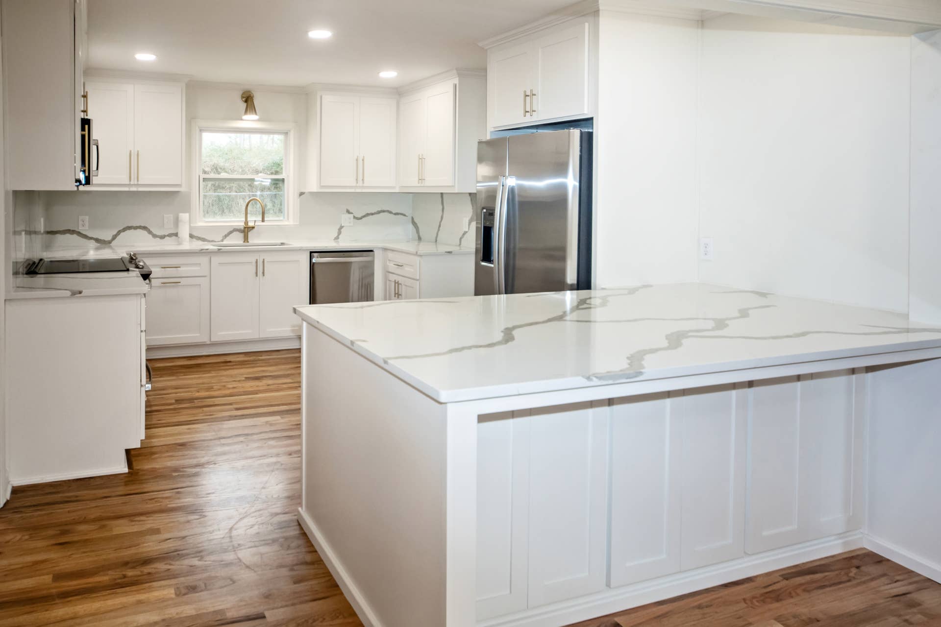 Woman DIY'd 'Quartz' Countertops and The Results Are Stellar - Dengarden