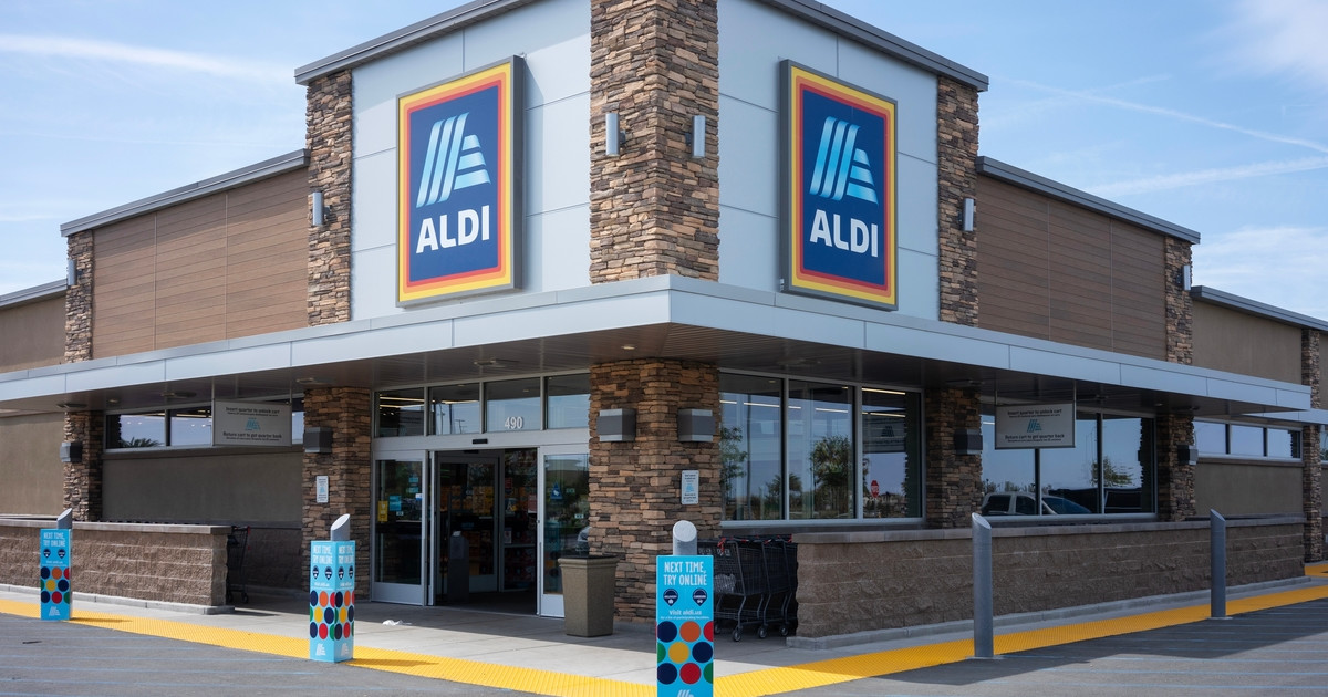 Aldi's $8 Valentine's Day Candles are Giving Anthropologie Vibes ...