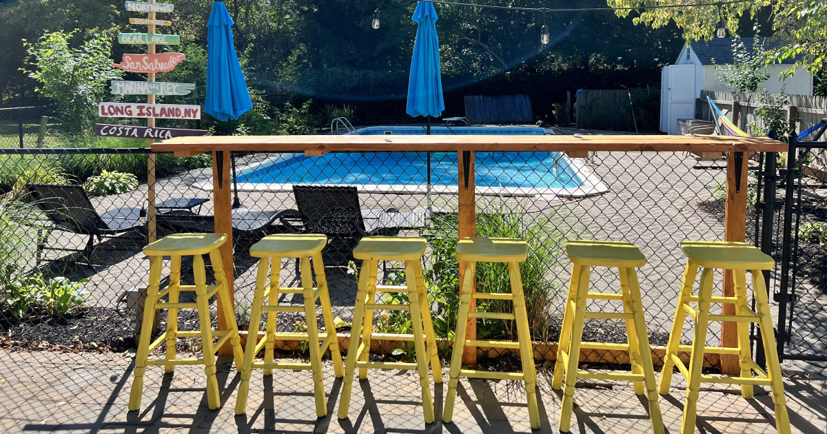 How to Make a DIY Pool Bar for Less Than $50 - Dengarden