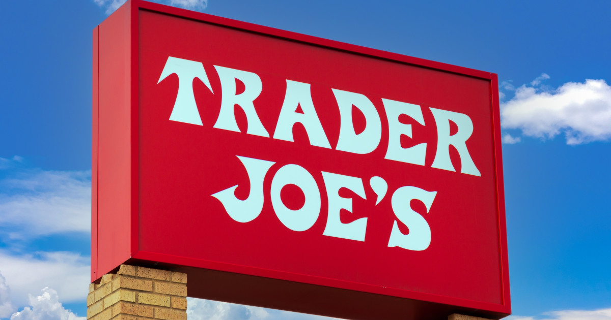 Is Trader Joe's Open on Labor Day? 2025 Holiday Hours - Dengarden