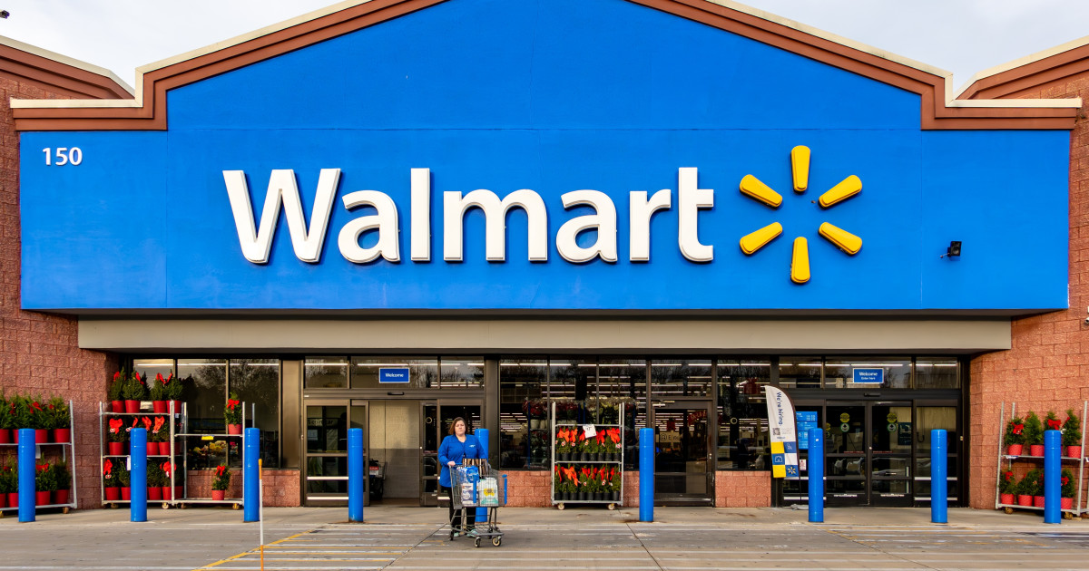 Is Walmart Open on Labor Day? 2025 Holiday Hours - Dengarden