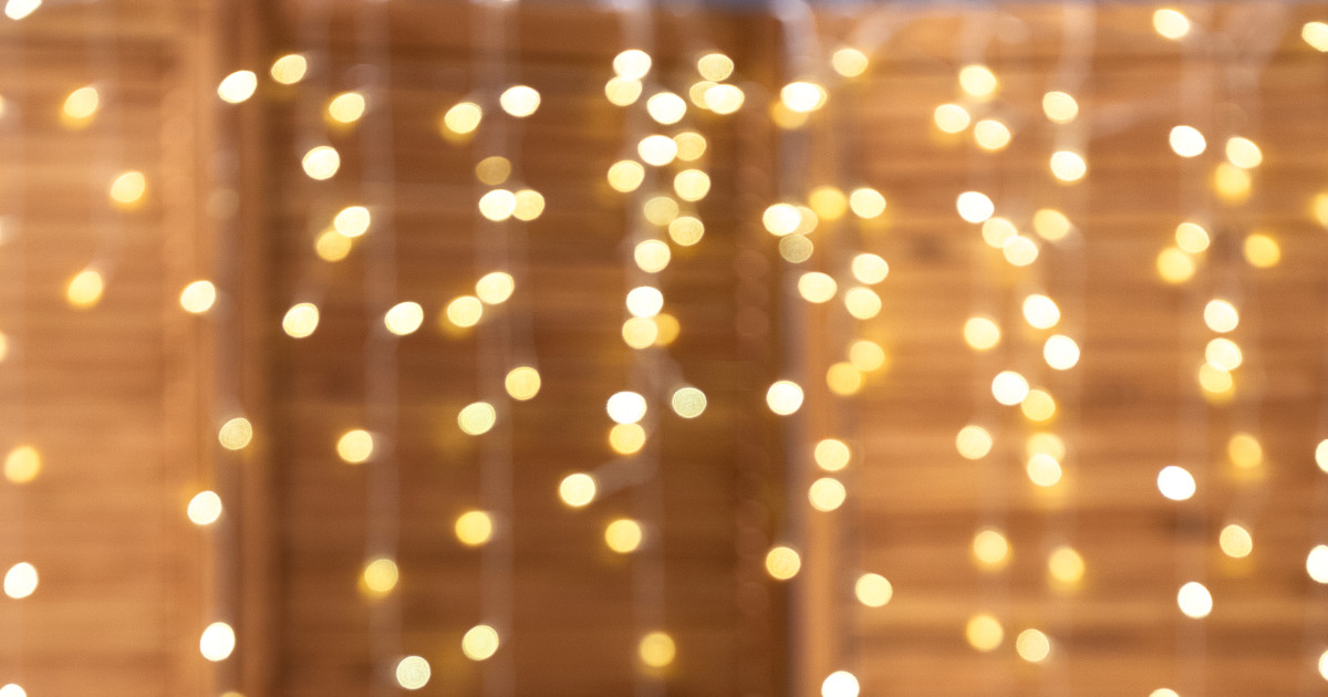 DIYer Makes Life-Sized Chocolate Bar for the Holidays - Dengarden