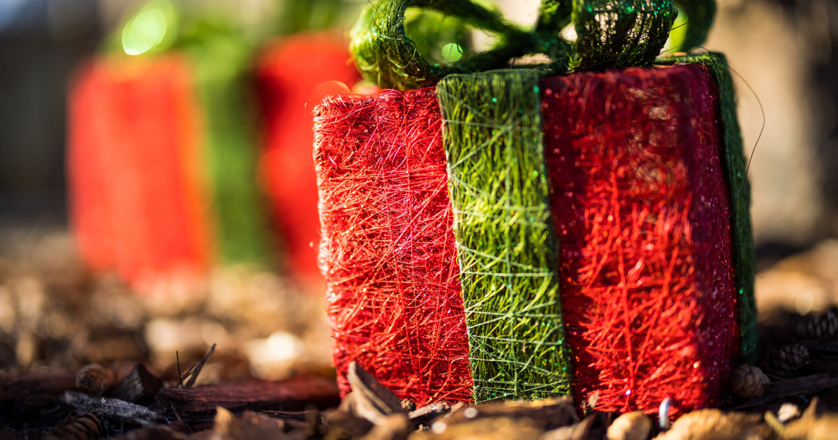 DIYer Turns $7 Dollar Tree Gift Box Set Into Stunning Decor - Dengarden