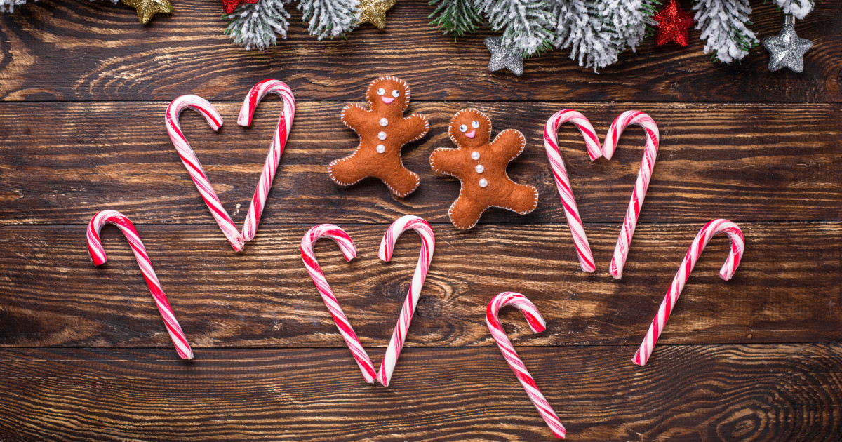 DIY Peppermint Door Display Tutorial - Dengarden