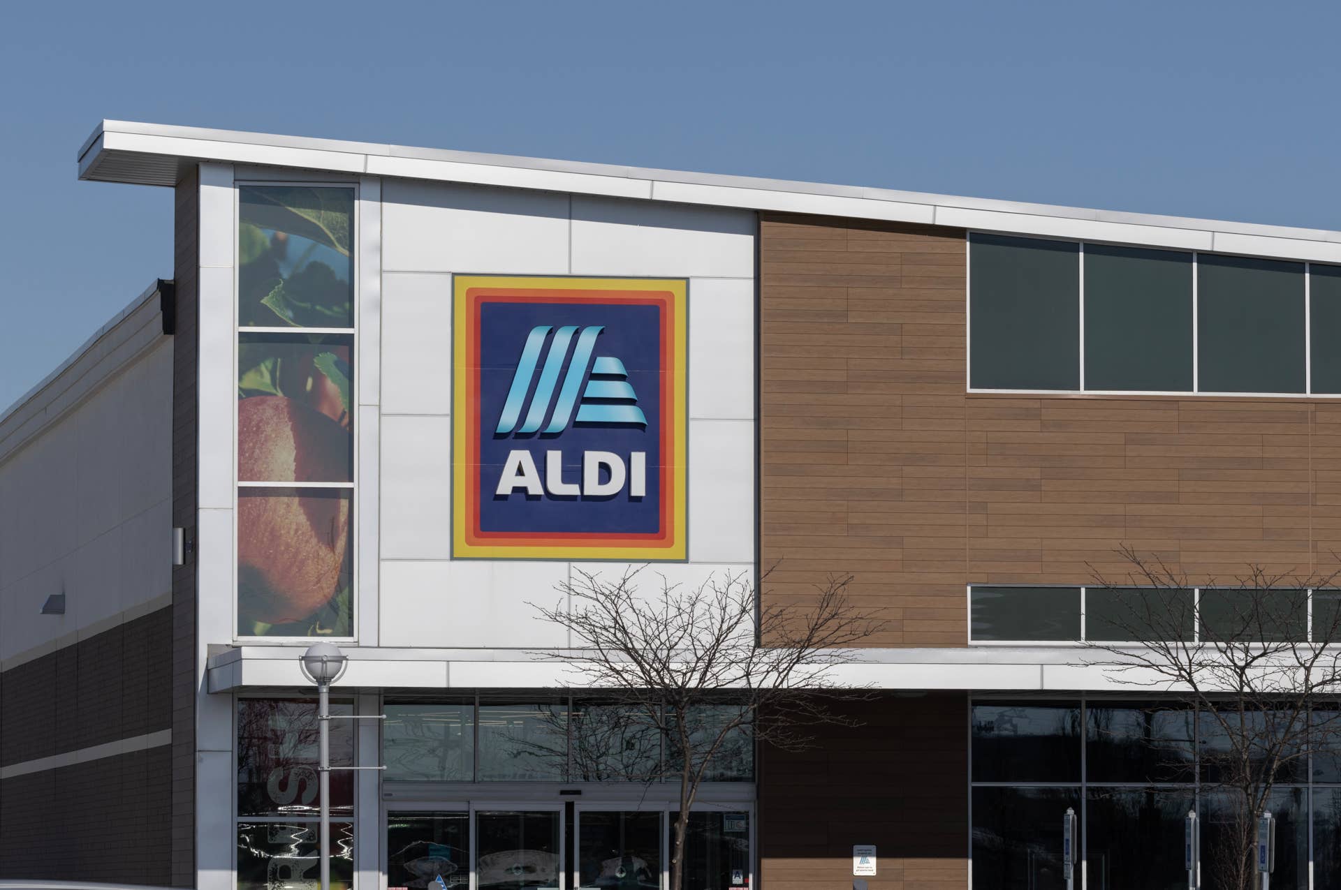 Aldi Just Dropped Its Own Festive Drinking Cups for $5 - Dengarden