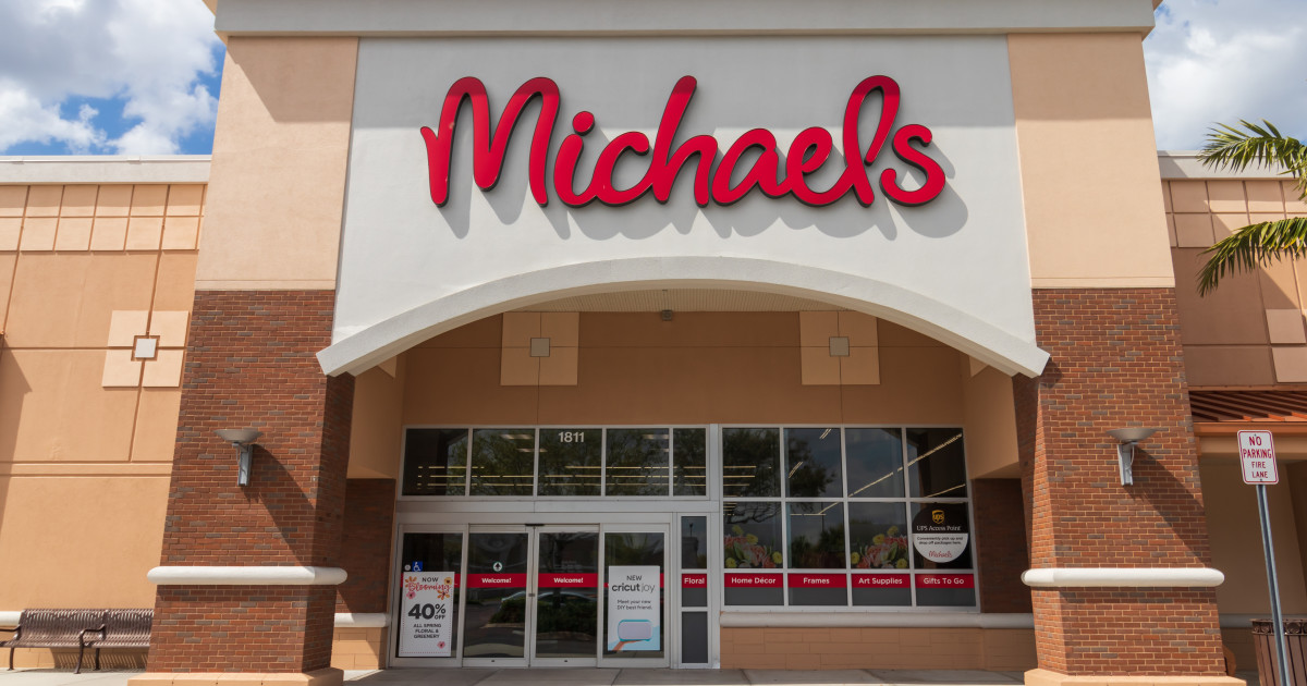 Michaels’ Trinket Shelves: Cute Storage for Collectibles - Dengarden