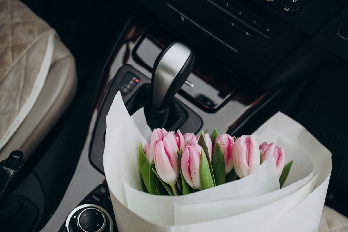 Bring ‘All the Spring Vibes’ to Your Car With This Cute Craft - Dengarden