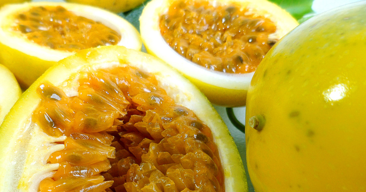 A Tropical Taste of Hawaii: Yellow Passion Fruit Liliko'i - Dengarden
