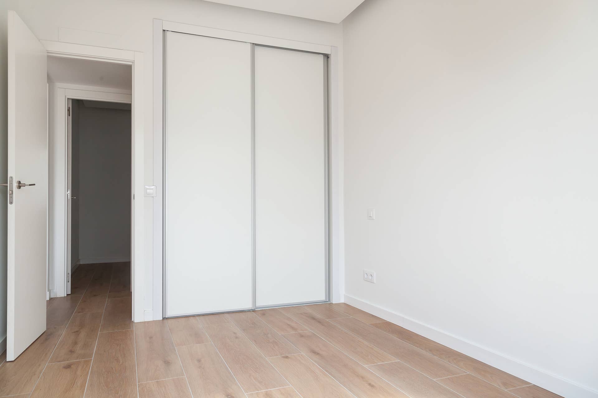 Woman Gives Builder-Grade Closet Doors a Sweet Farmhouse-Inspired ...