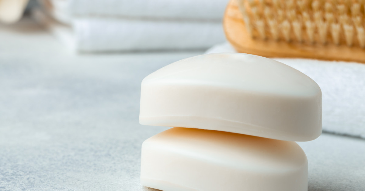 Man Shows the Easiest Way to Make DIY Air Freshener - Dengarden