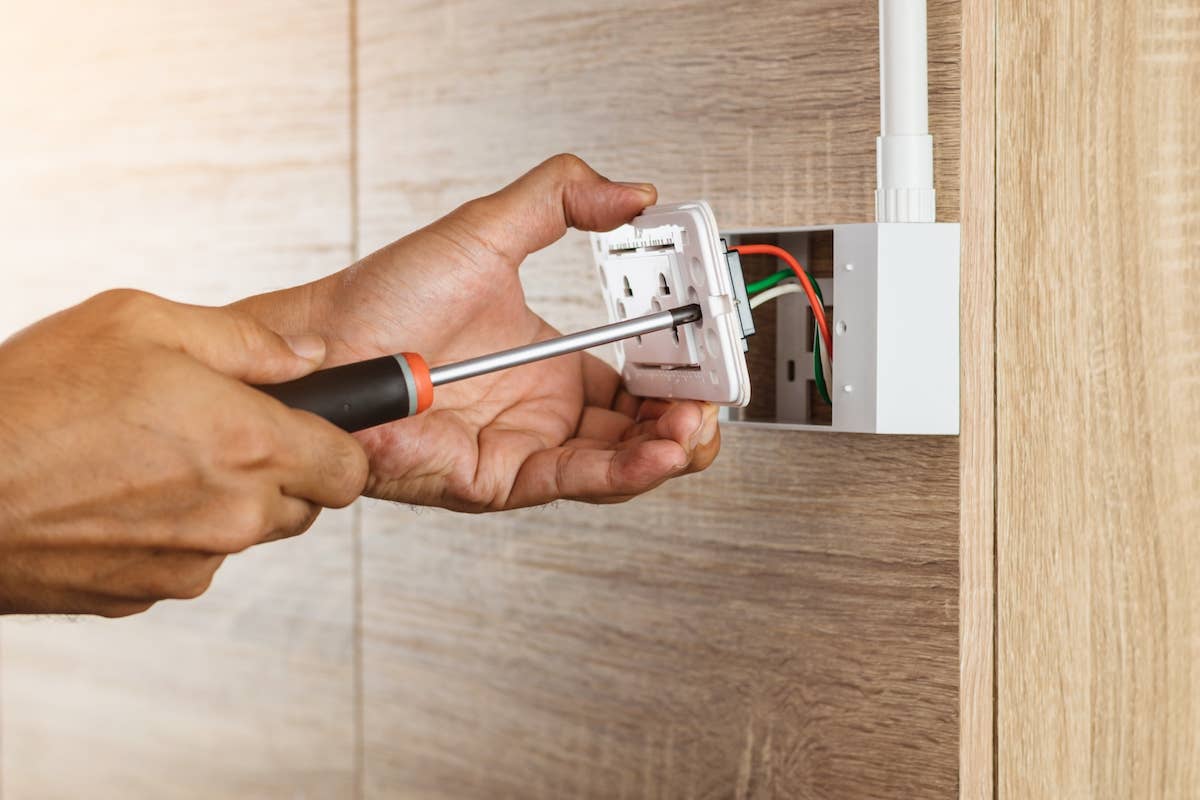 Electrician Shared Easy Fix For Protruding Outlets - Dengarden